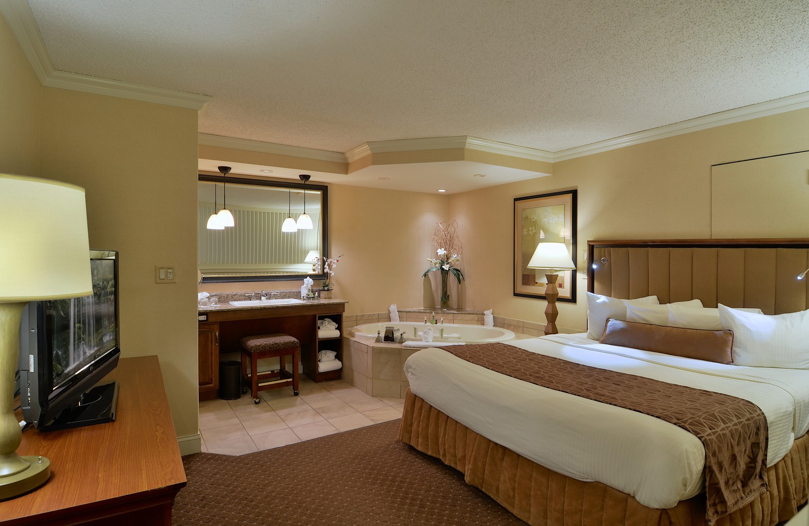 Eden Resort & Suites | Discover Lancaster