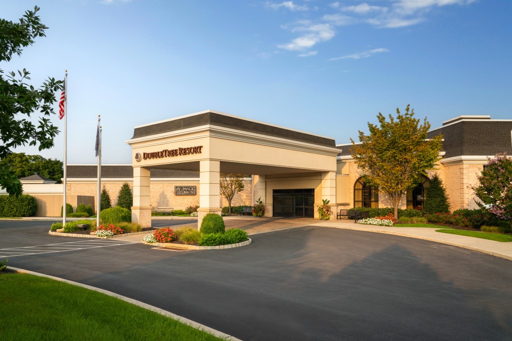 Hotels with Pools in Lancaster, PA | Discover Lancaster