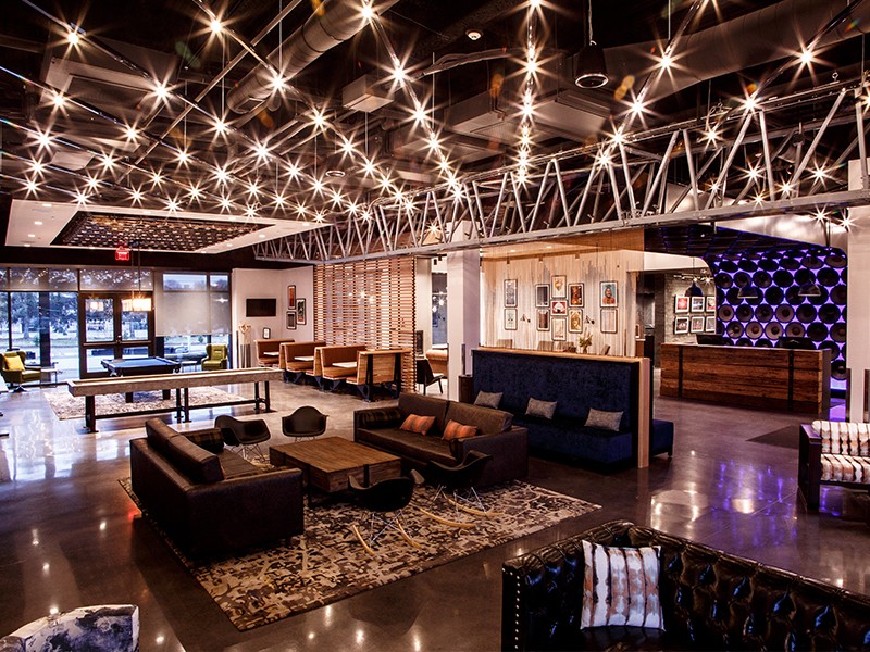 Hotels with Restaurants & Bars in Lancaster, PA | Discover Lancaster