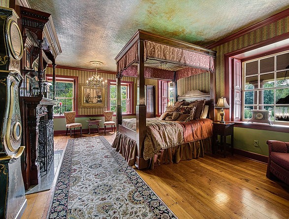 Moonstone Manor | Discover Lancaster